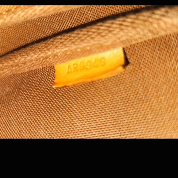 Louis Vuitton | Bags | Louis Vuitton Pochette Accessories Date Stamped ...